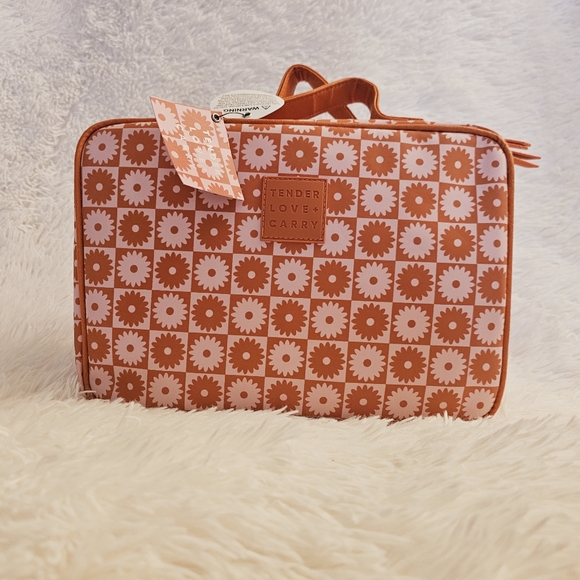 Tender Love + Carry | Bags | Tender Love And Carry | Poshmark